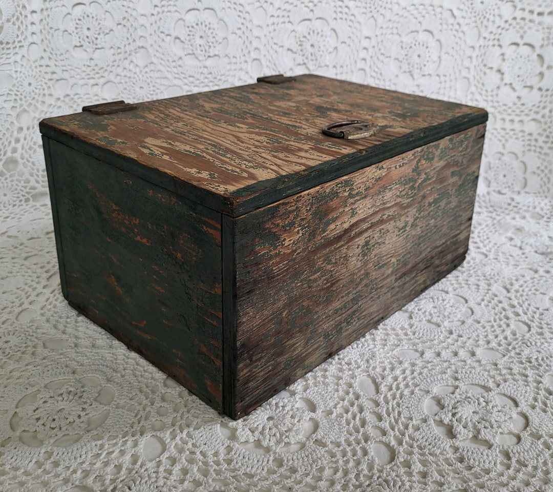 Rustic Green Painted Wooden Box, Farmhouse Cabin Storage Container - Etsy