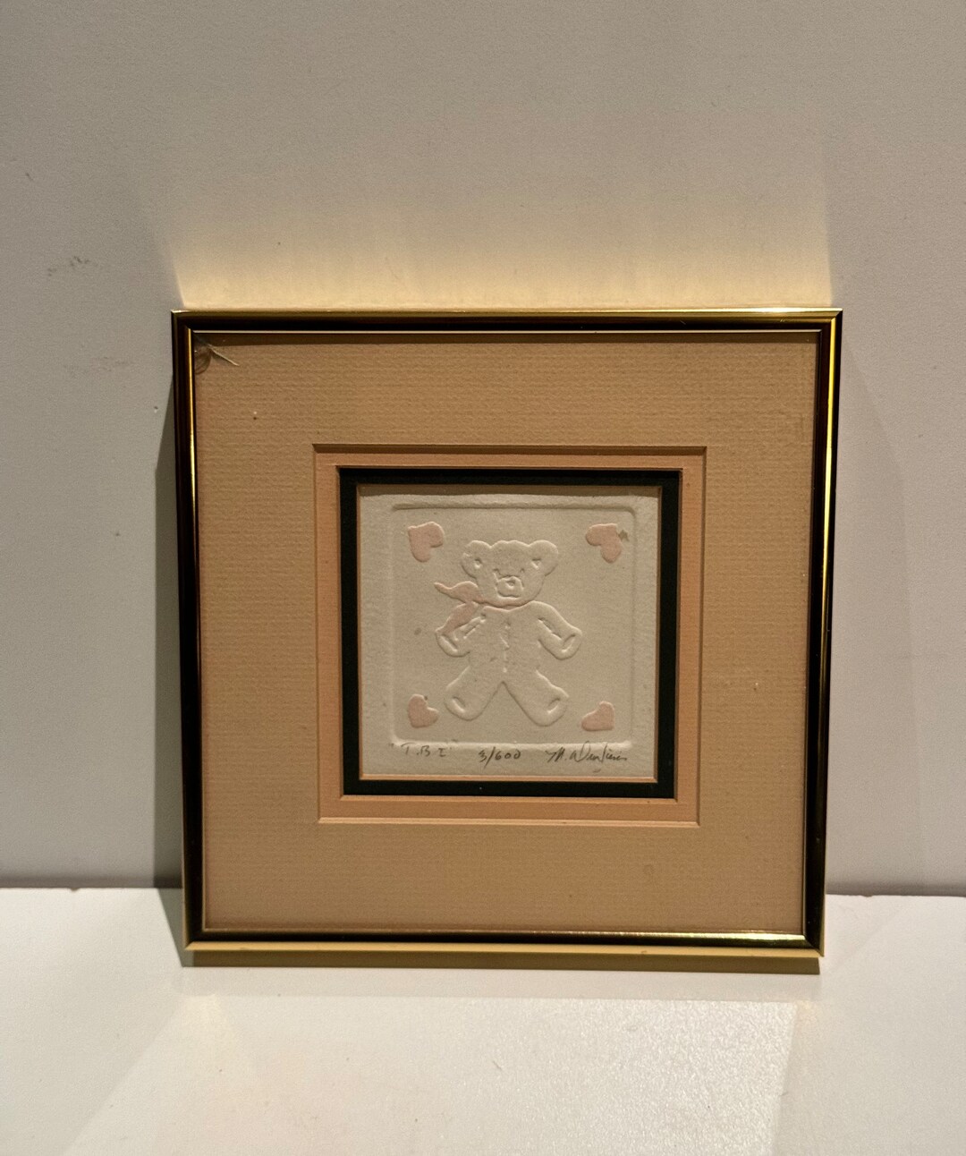 Adorable Vintage Mary Dinkins Teddy Bear & Hearts Intaglio Wall Art ...
