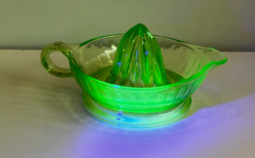 Vintage Glowing Green Uranium Glass Juicer Federal Depression Glass ...