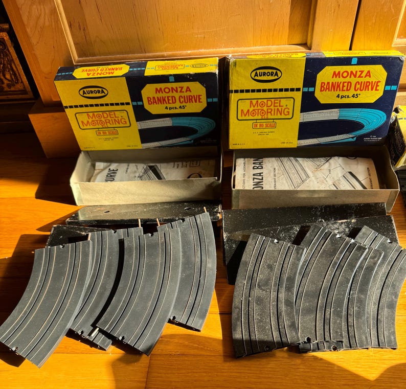 Aurora Model Motoring Slot Car Racetracks Monza Banked Curves 1467 9 ...