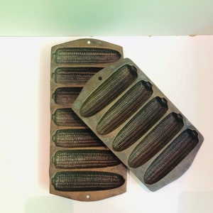 Pair Vintage Cast Iron Cornbread Skillet Mold Baking Pans Corn on the ...