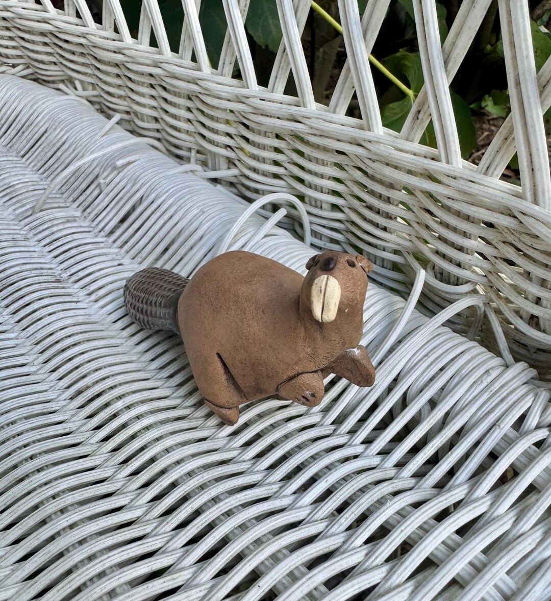 Adorable 1983 Miniature Vintage Hand Sculpted Clay Beaver Figurine W ...