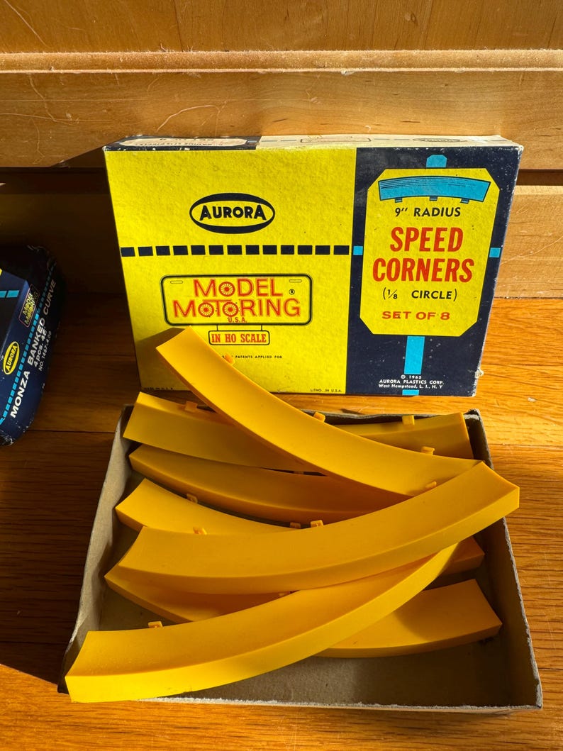 Aurora Model Motoring Slot Car Racetracks Monza Banked Curves 1467 9 ...