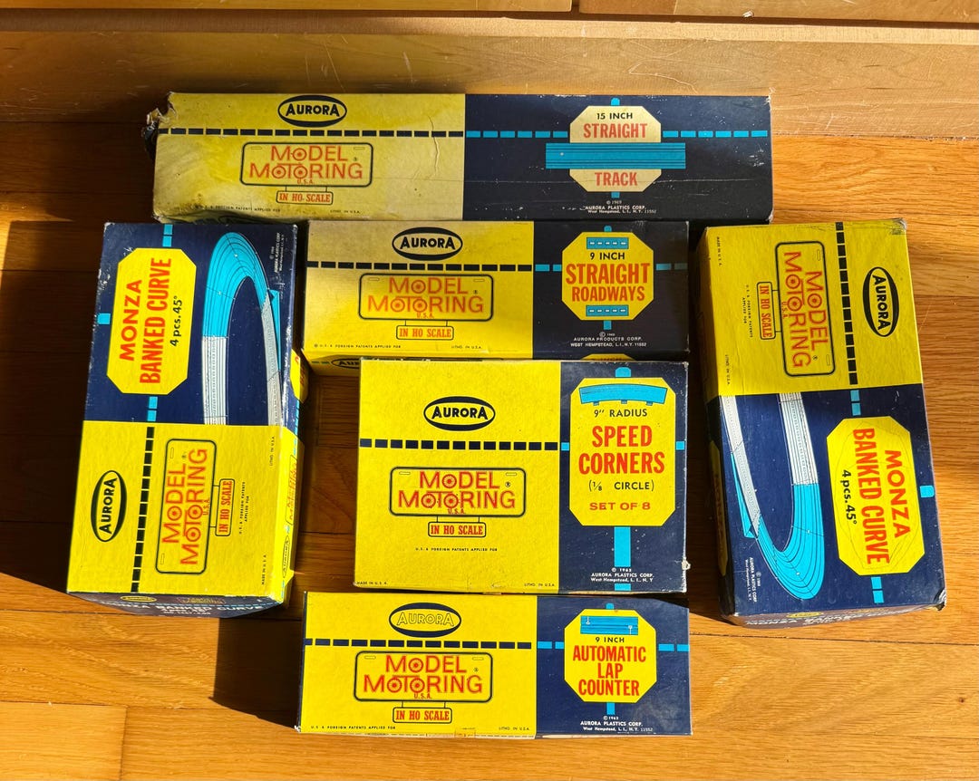 Aurora Model Motoring Slot Car Racetracks Monza Banked Curves 1467 9 ...