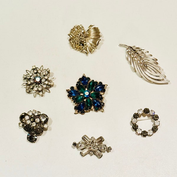 Trifari Pin Brooch - Etsy