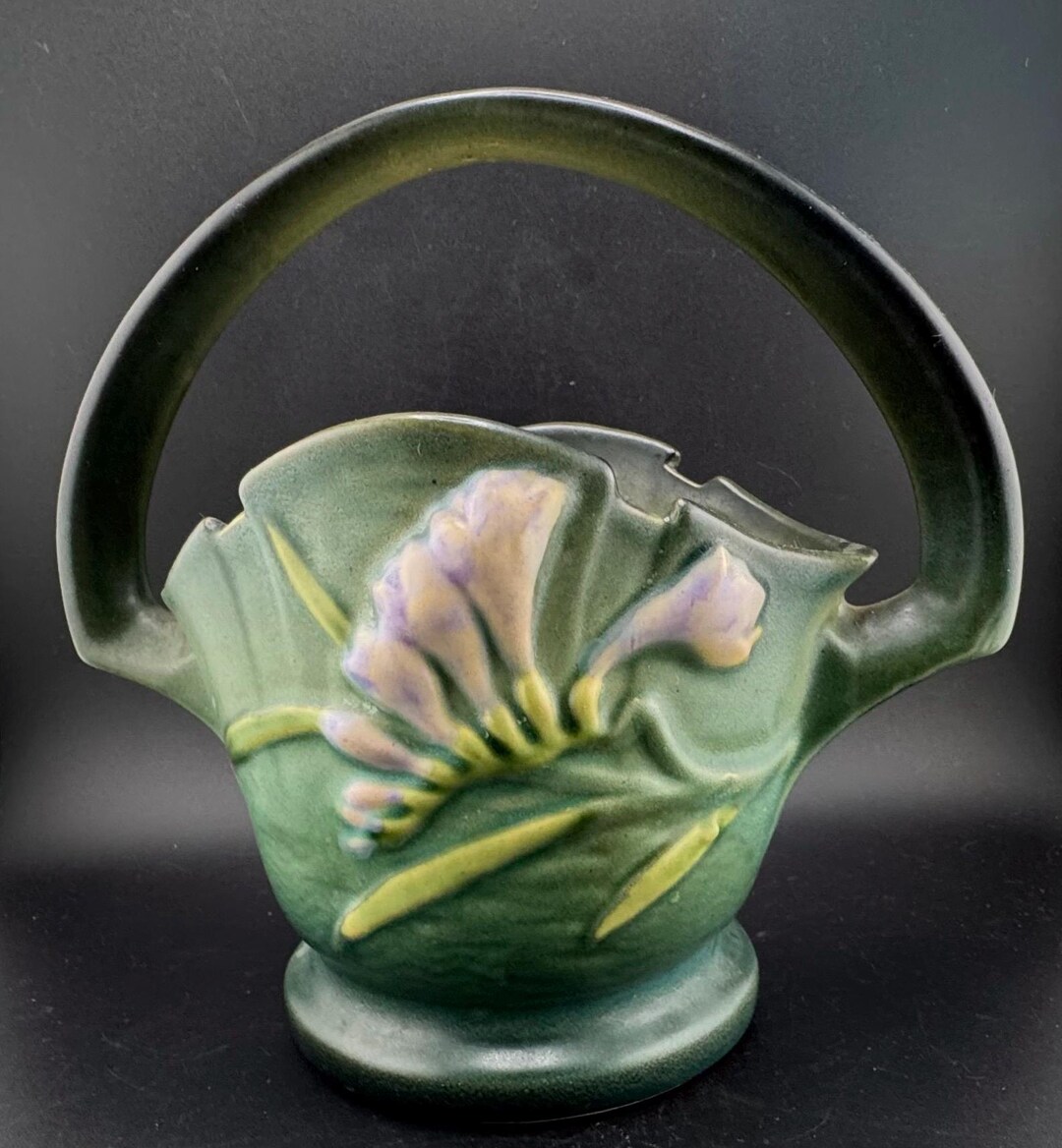 Vintage 1945 Mid Century Roseville Green Freesia Basket Vase 391-8 ...