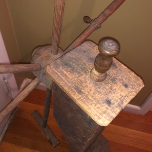 Antique Primitive Wooden Yarn Winder Spinner's Weasel Clock Spokes Yarn ...
