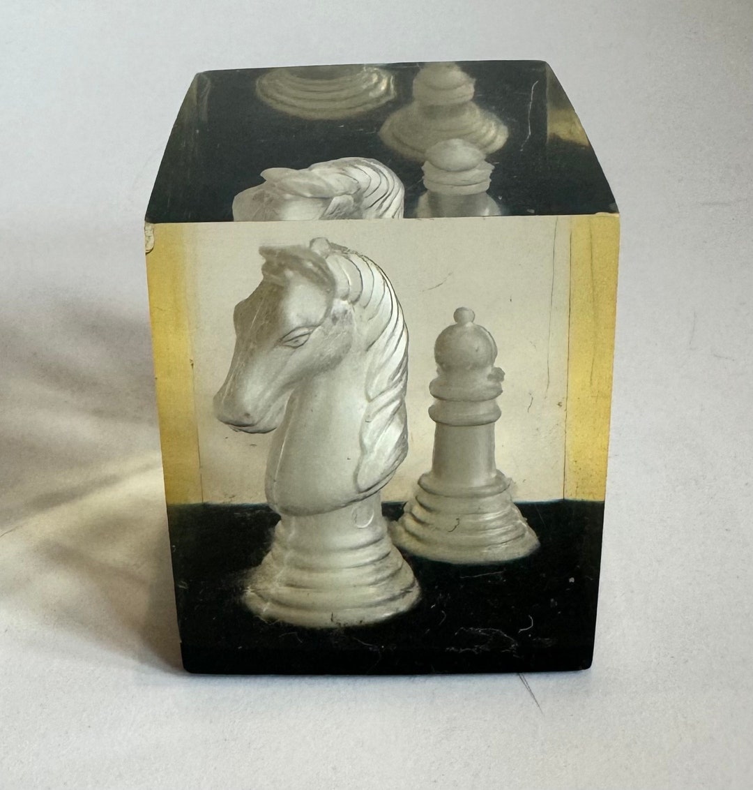 Vtg Clear Lucite Resin Cube Chess Pieces Knight Pawn Figurine Mini ...