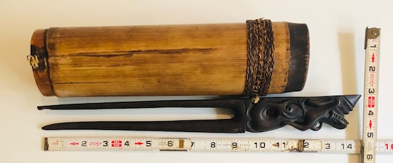 Antique Poison Dart Quiver with Wooden Carved Sculptu… - Gem