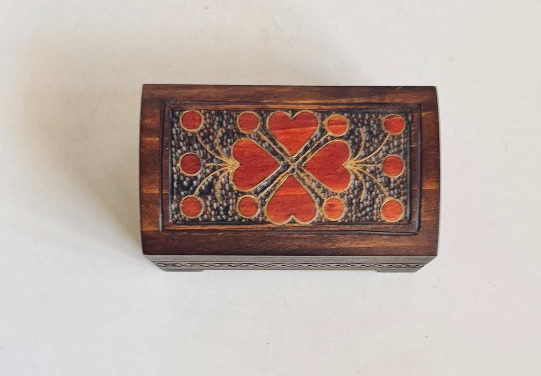 Small Adorable Vintage Hand Carved Polish Folk Art Trinket Box Hinged ...