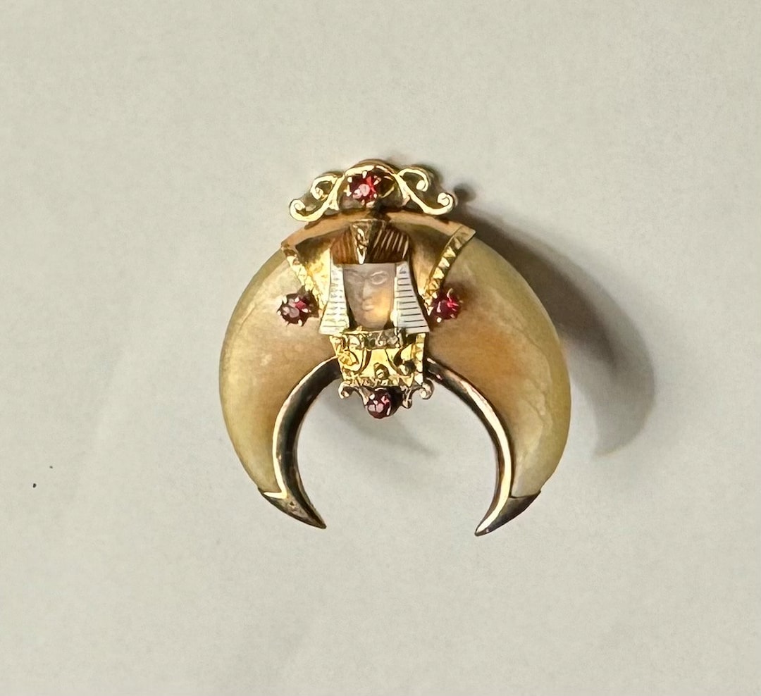 Antique 18K Victorian Masonic Egyptian Revival Carved Chalcedony Cat ...