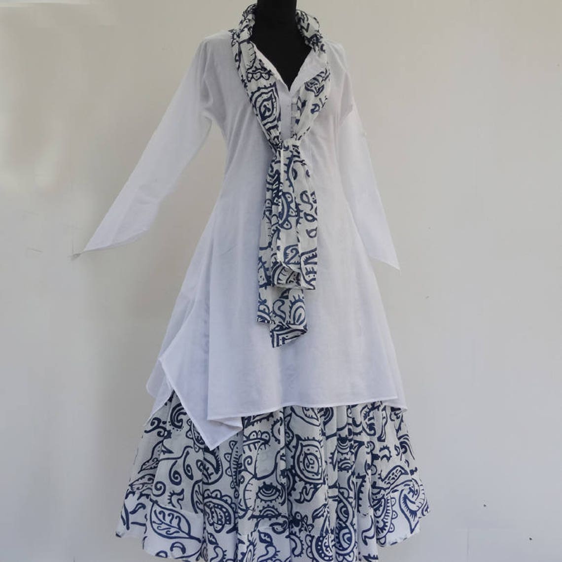 Tuniclong Women's in Plain Blue-green Cotton, Round Neck and Buttons on ...