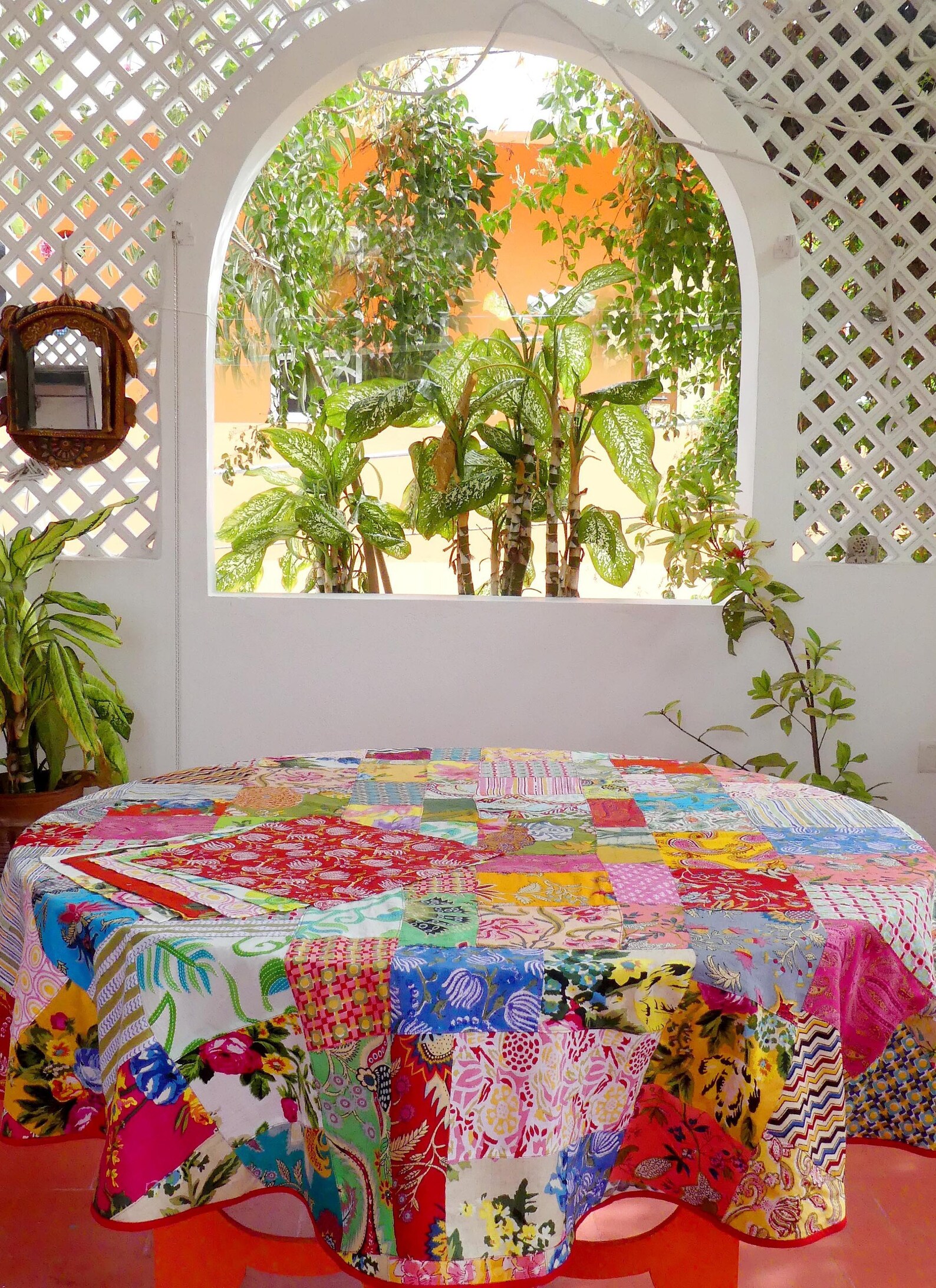 Tablecloth Patchwork Round for Table of 6 in Red and - Etsy