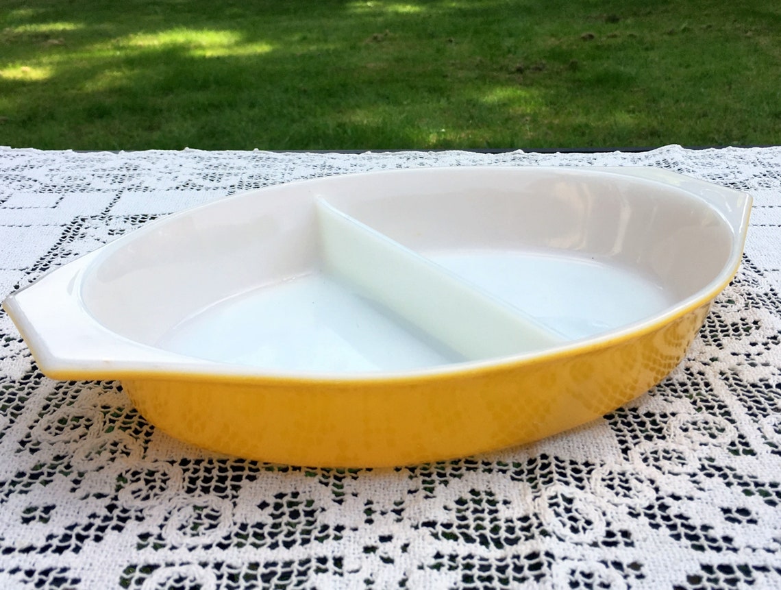 Pyrex Baking Dish 29/yellow & White/2 Section Serving - Etsy UK