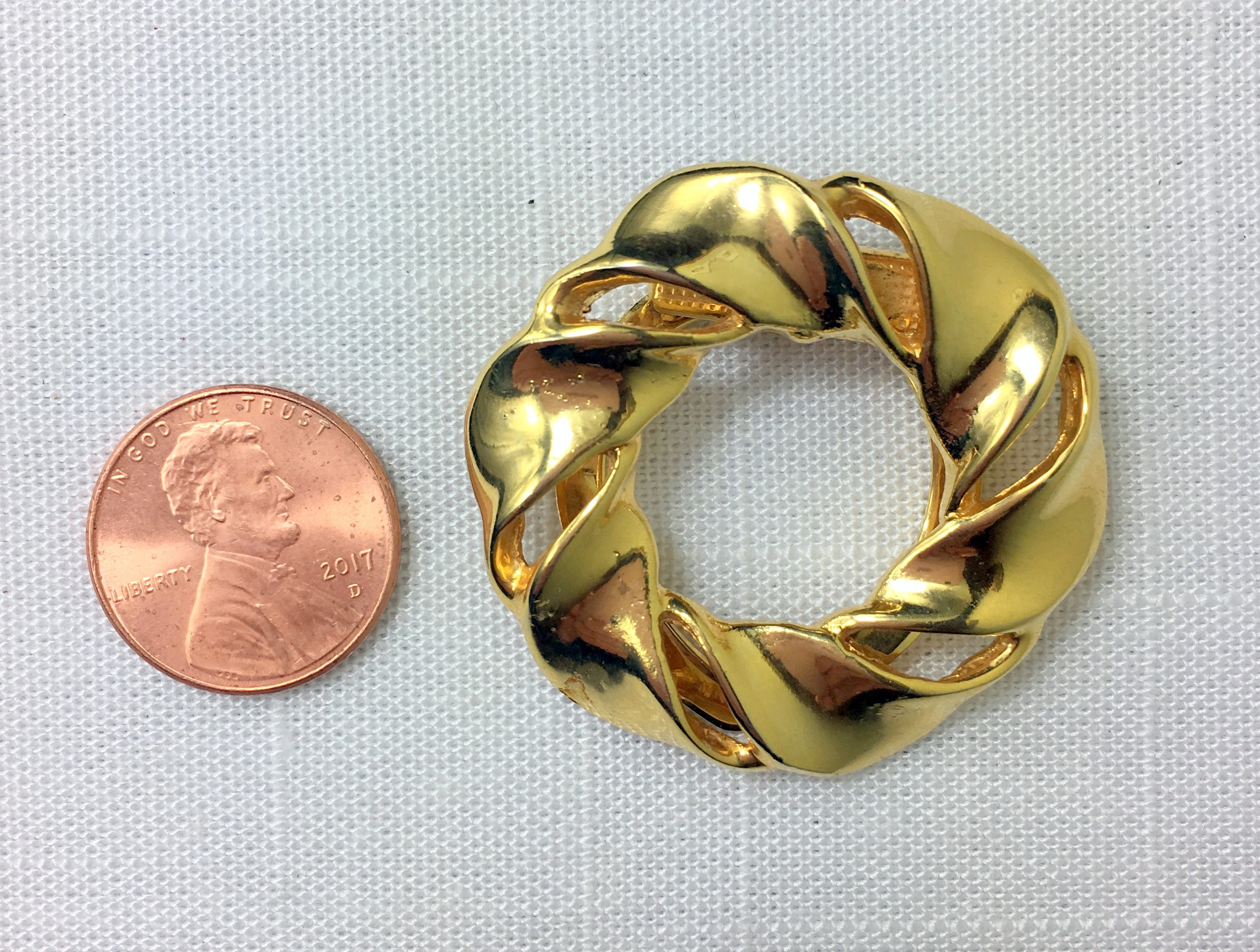 Gold Tone Scarf Pin/Circle Scarf Pin/Gold Sweater Clip/Wreath | Etsy