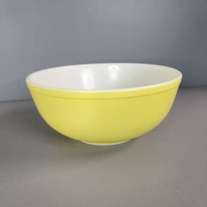 Large Yellow Pyrex 404 Mixing Bowl 4 Qt - Etsy