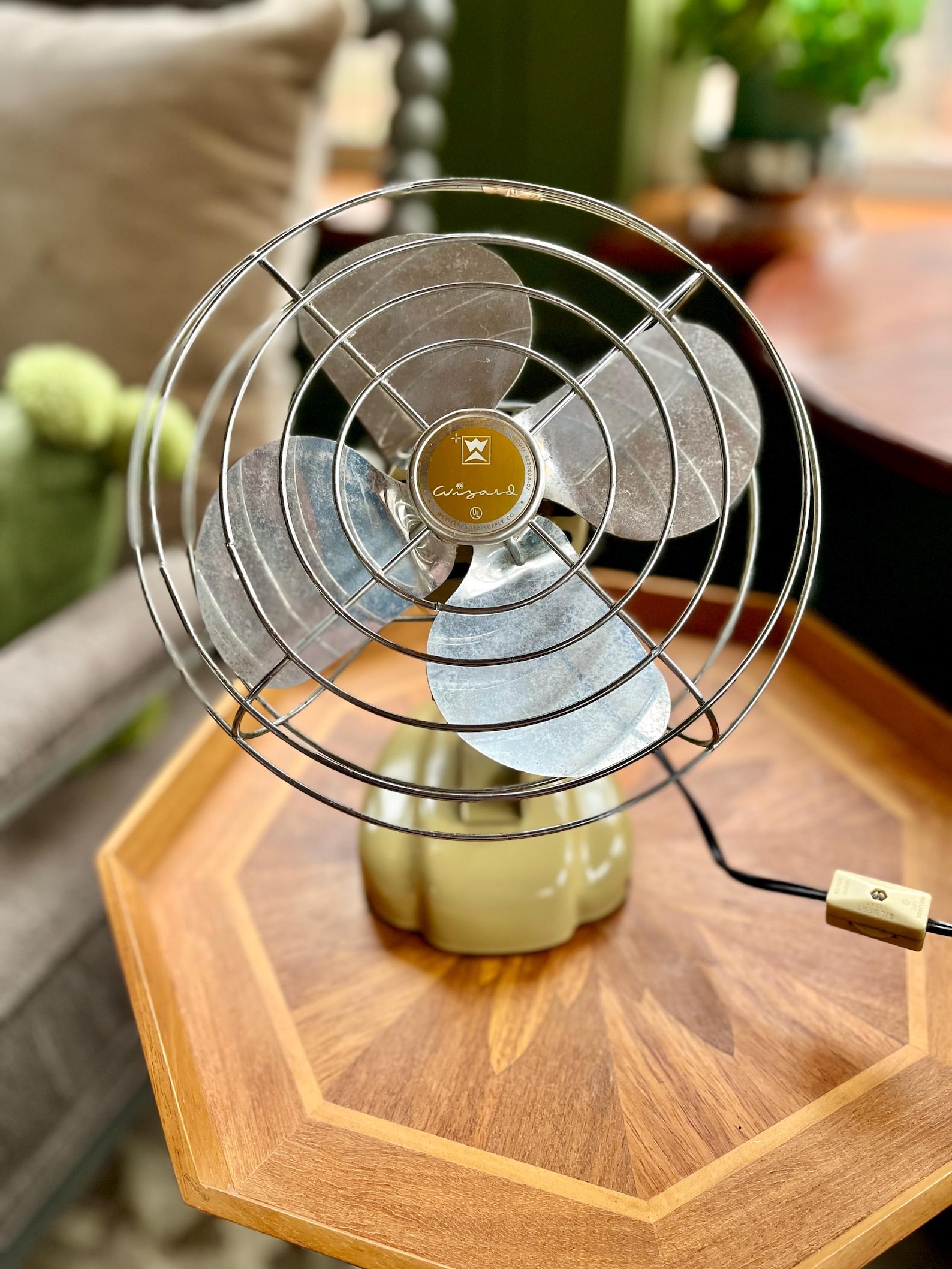 Vintage Electric Wizard Fan by Western Auto Supply, Model BE2000A-07 ...