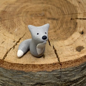 Miniature Wolf, Grey Wolf Figurine, Tiny Wolf, Fairy Garden Wolf - Etsy