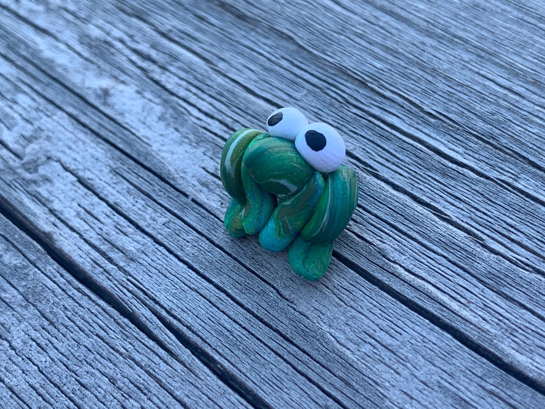 Green Swirl Miniature Frog, Mini Frog Figurine, Fairy Garden Frog - Etsy