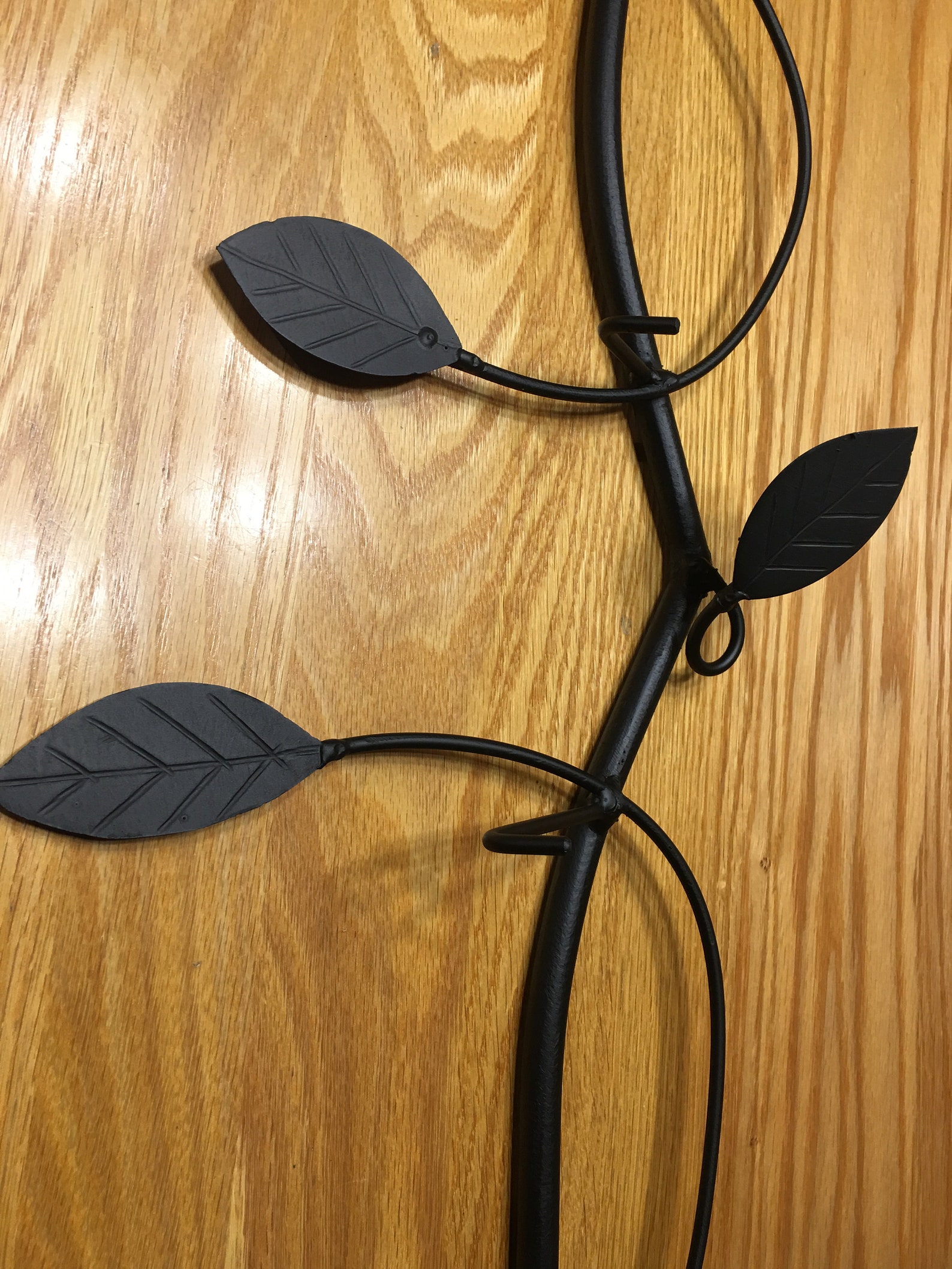 Grape Vine Metal Art With 6 Hooks | Etsy