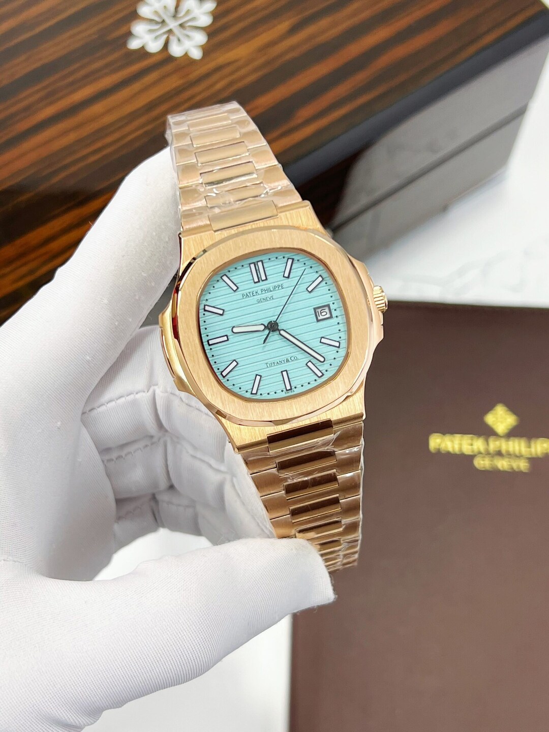 Patek Philippe, Strap Watch, Nautilus 5711 Men's Watch With Blue Face ...