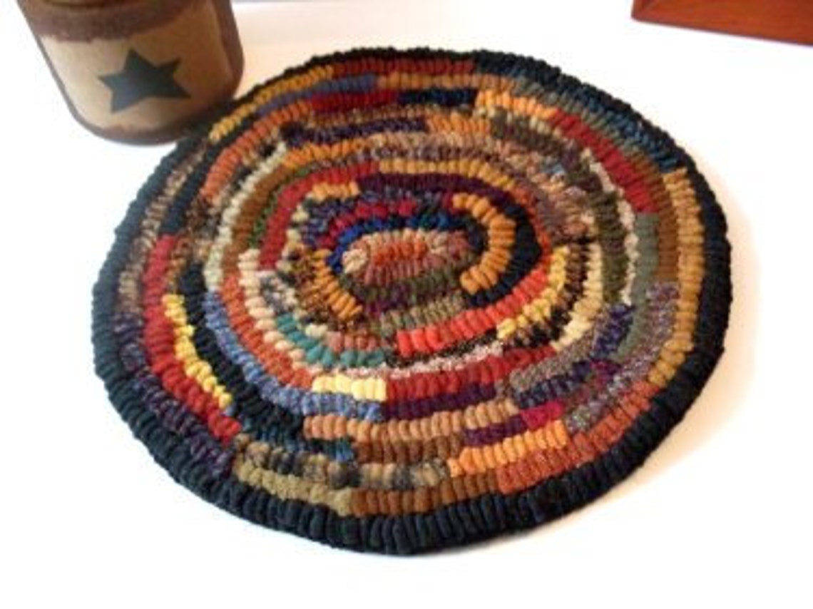 Primitive Hooked Rug Mat Beaconhillcollect Primitive Hooked Rug Mat ...