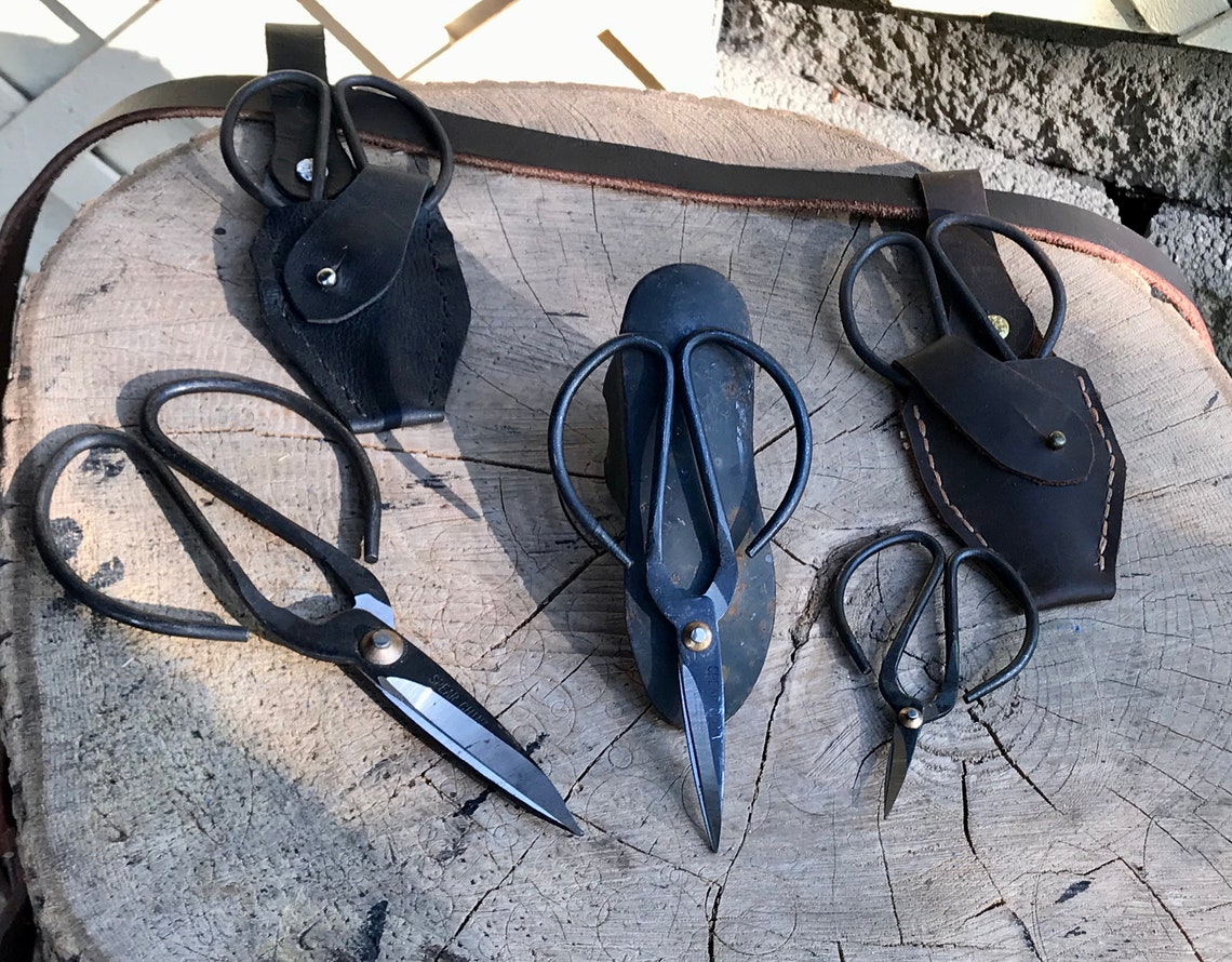 Oiled-leather Scissor Sheath: Renaissance Belt Case With 6" Scissors - Etsy