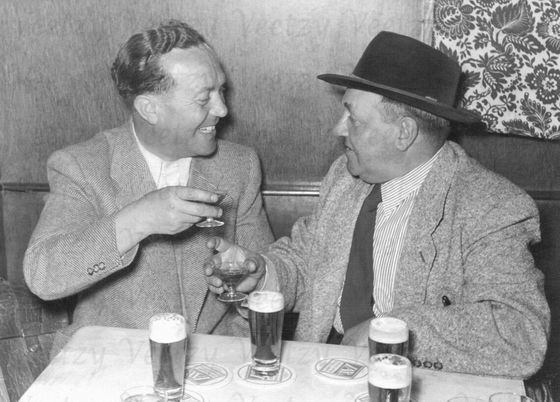 1950s Men Toasting Beer Print: Vintage Bar, Man Cave Decor (digital ...