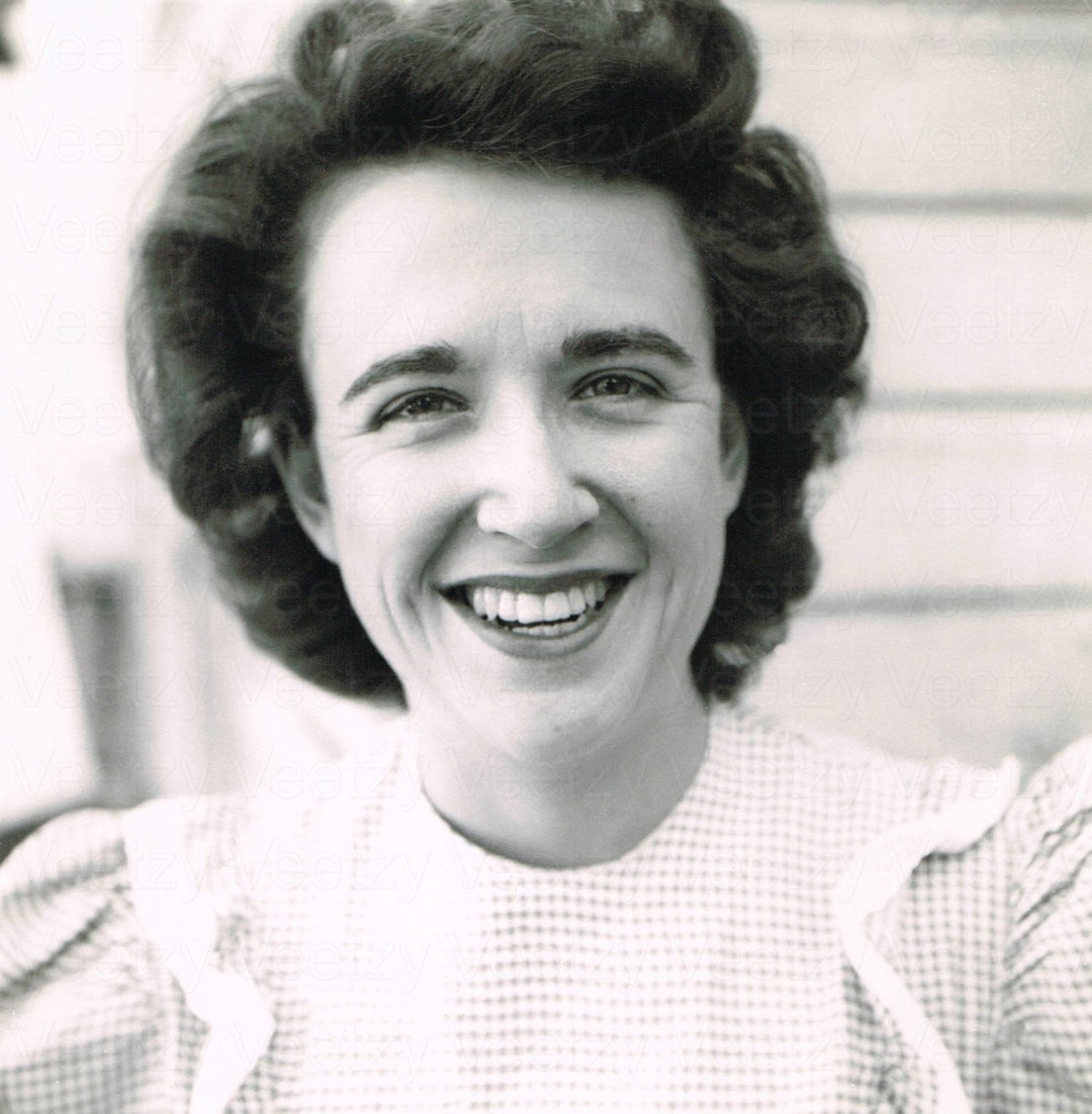 1950s Woman Portrait: Happy Smile, Wavy Hair (digital Download) - Etsy