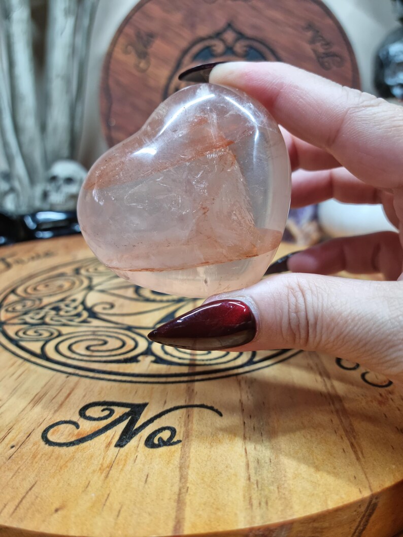 Fire Quartz Heart Crystal Palm Stone Red Hematoid Quartz With Flash ...