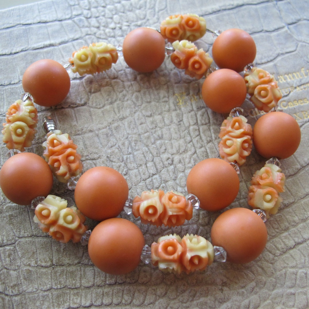 French Art Deco Carved Galalith Bead Necklace. French Bakelite Style ...