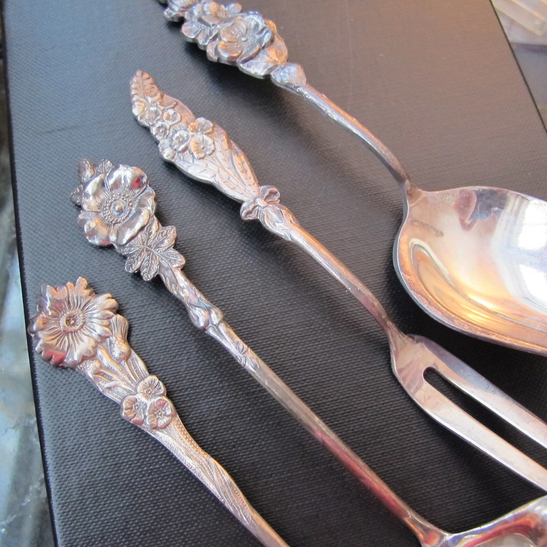Reed & Barton Silver Plate "fiesta" Party 4 Piece Set: Lemon Fork ...