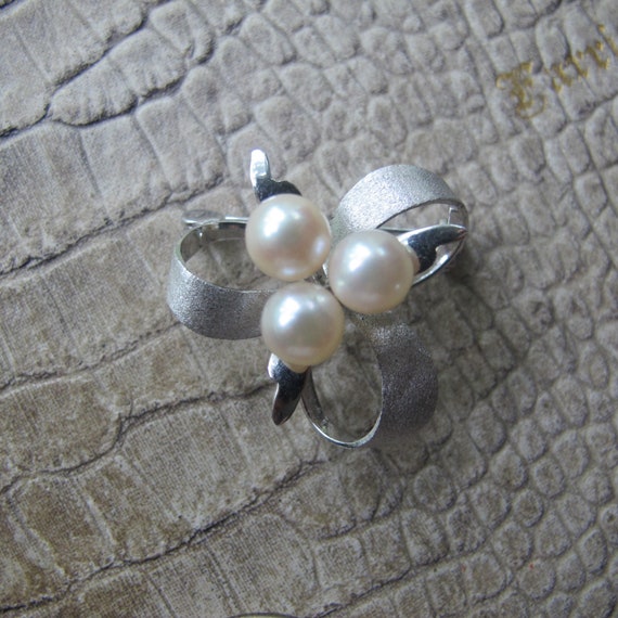 vintage asian pin three - Gem