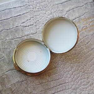 KIGU Made in England Small Bold Tone Flower Scroll Tiny Little Compact ...