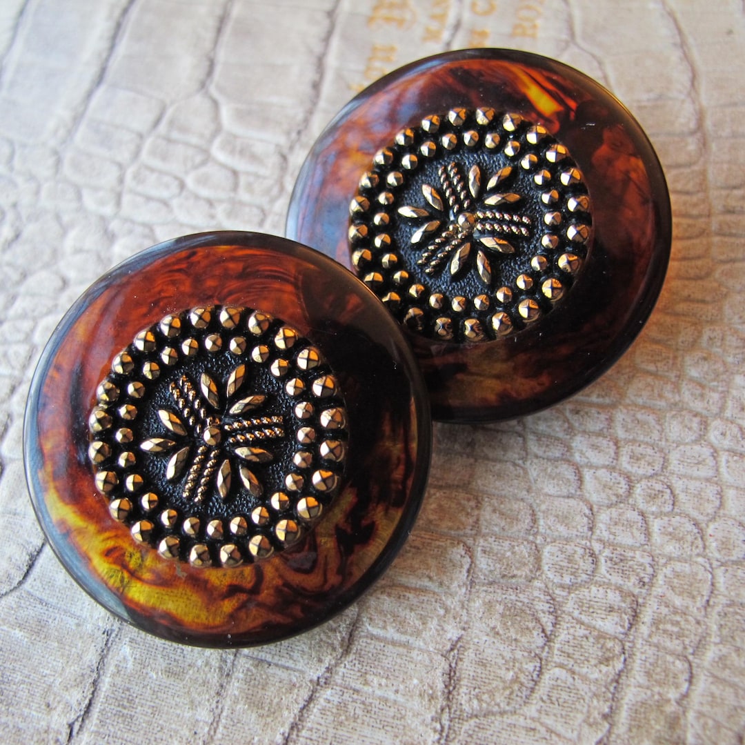 Faux Tortoiseshell Resin Coat Buttons W Gold Look of Cut Steel Centers ...