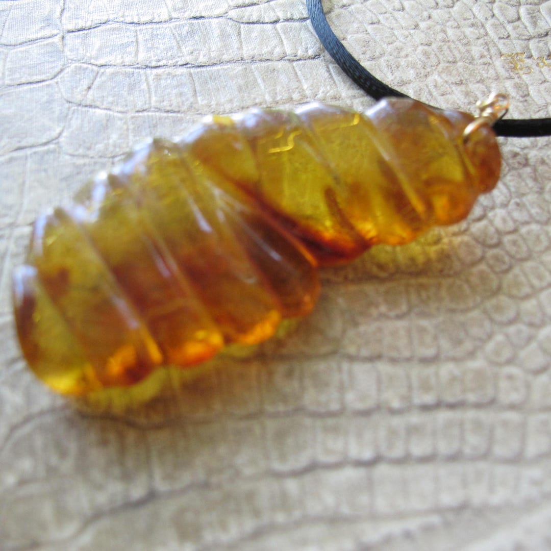 Carved Natural Genuine Fossil Tree Resin, Succinite Resinite in an ...