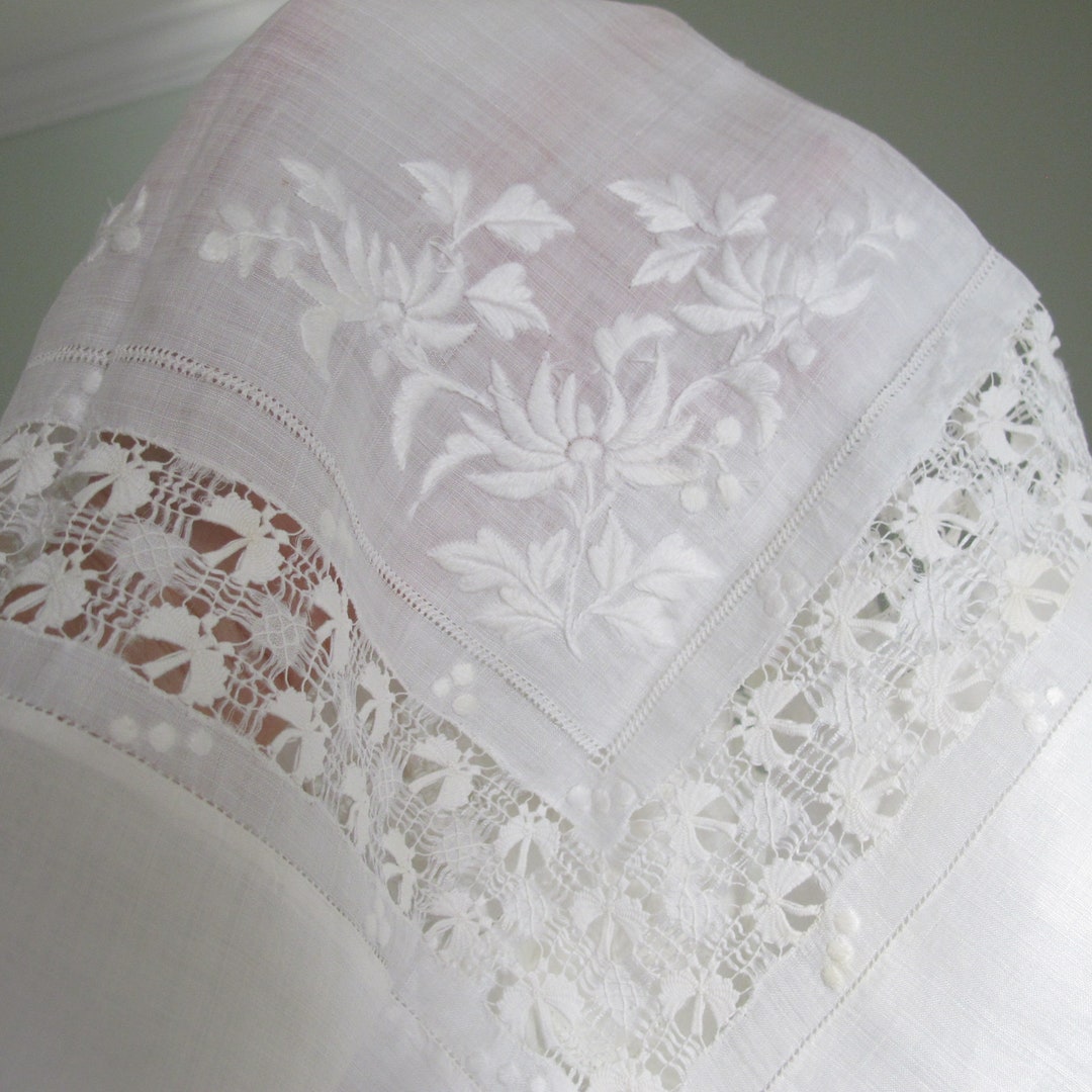 20 IN Square Cotton & Lace Panel Doily, Vintage Linens. as is Condition ...