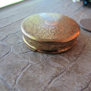 KIGU Made in England Small Bold Tone Flower Scroll Tiny Little Compact ...