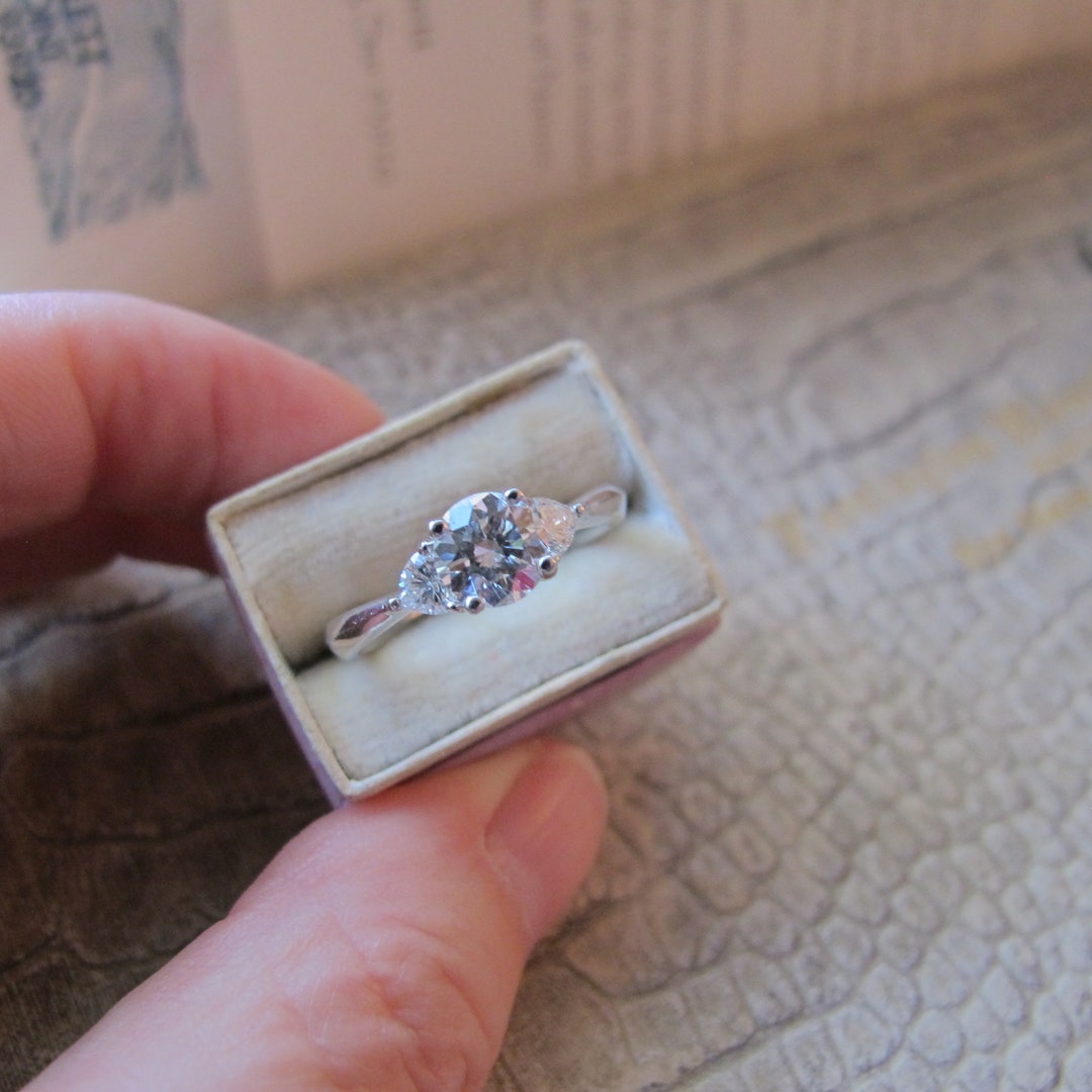 Diamond Solitaire 18k Engagement Ring, Super Pretty 18K White Gold ...