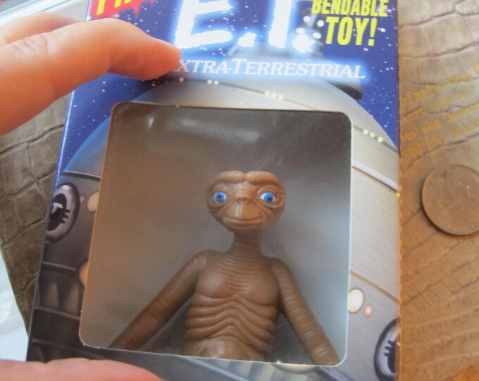ET the Extra Terrestrial Bendable Toy, Macaroni & Cheese Swag Freebee ...
