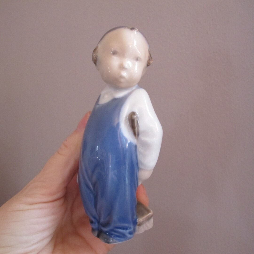 Royal Copenhagen Figurine Boy Sweeper, Small, Collectors Figurines. 4 1 ...