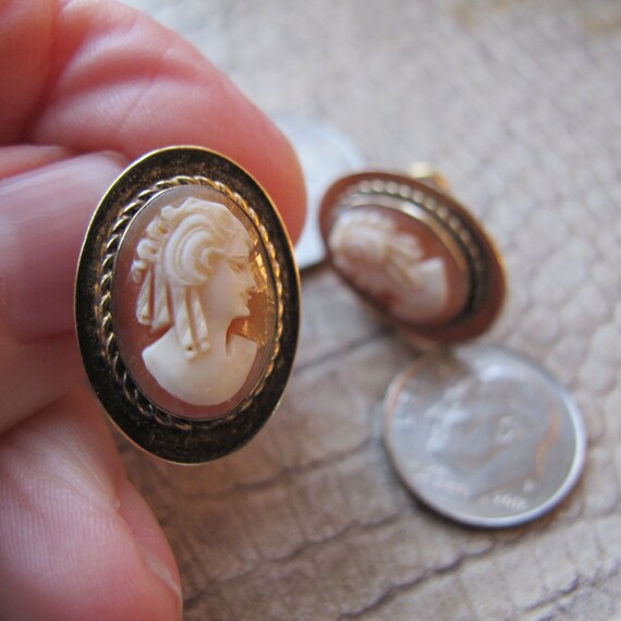 Victorian Revival Italian Carved Shell Cameo Gold Fi… - Gem