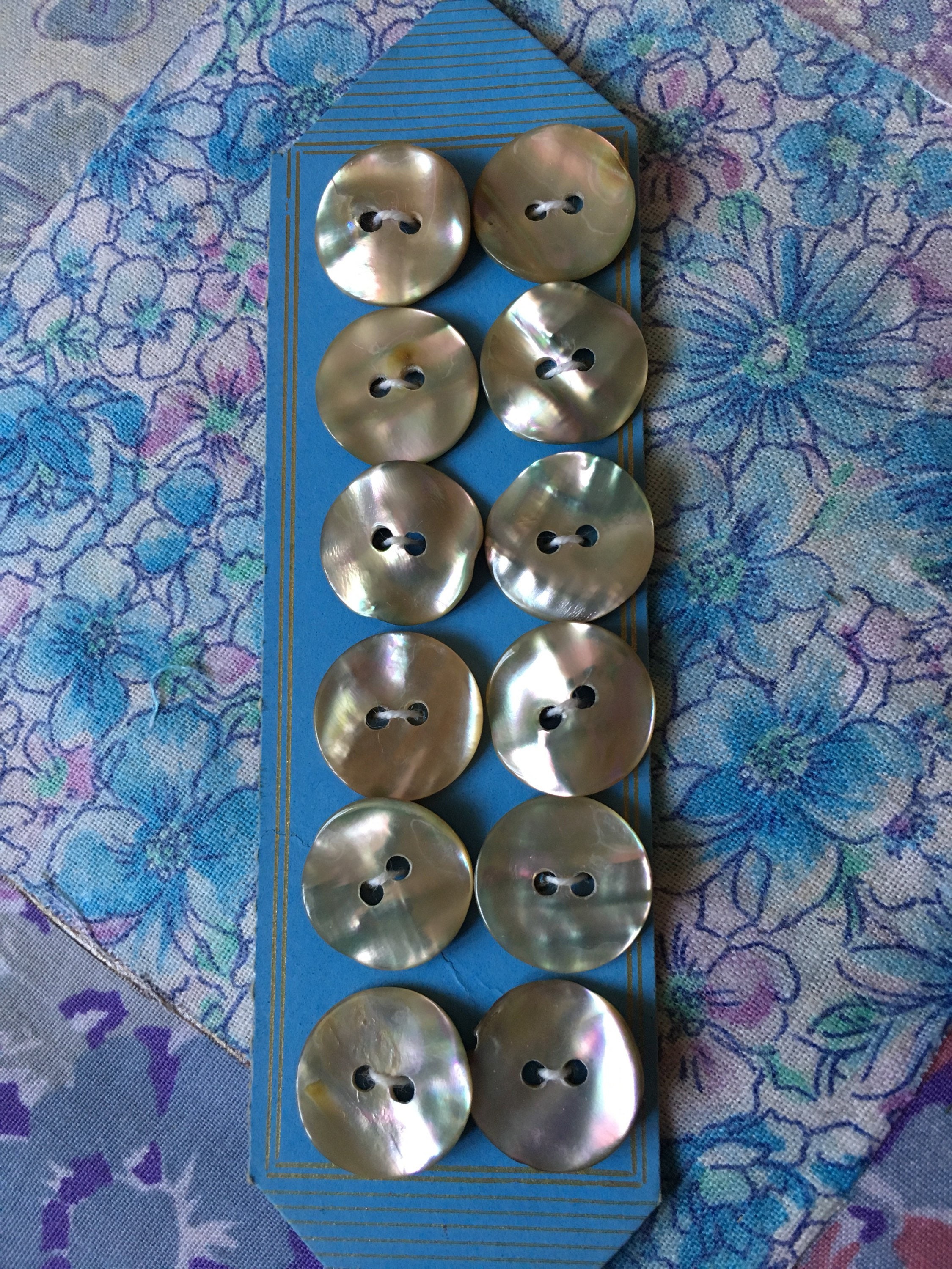 Closures & Fasteners Sewing Buttons 13 Iridescent Shell ABALoNE buttons ...