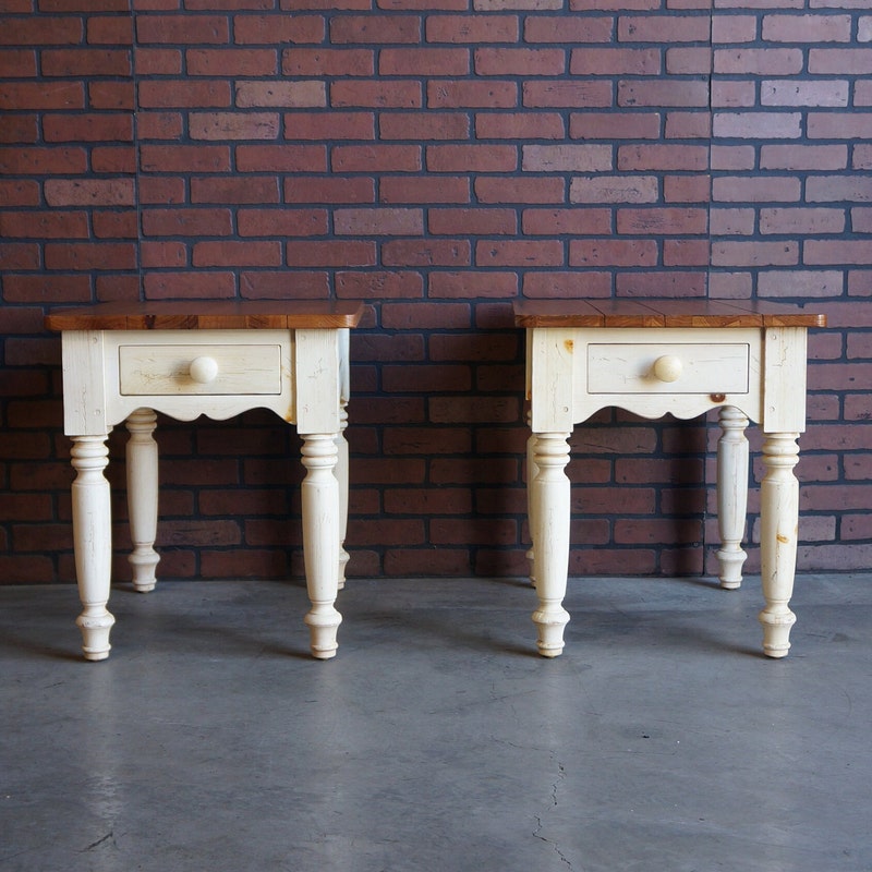 Farmhouse End Table - Etsy