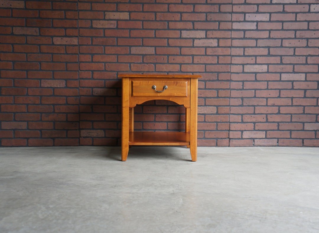 Cottage End Table ~ Farmhouse Chairside Table ~ Country Crossings End ...