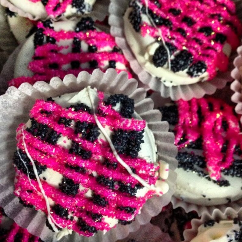 Custom Glitter Chocolate or White Chocolate Oreo Cookies | Etsy