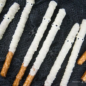 Halloween Pretzel Rods - (12 Pieces) Ghosts, Monsters, Fingers, Spooky ...