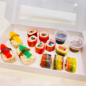 Candy Sushi (18 Piece) Bento Gift Box With Sweet Dipping Sauces - Rice ...