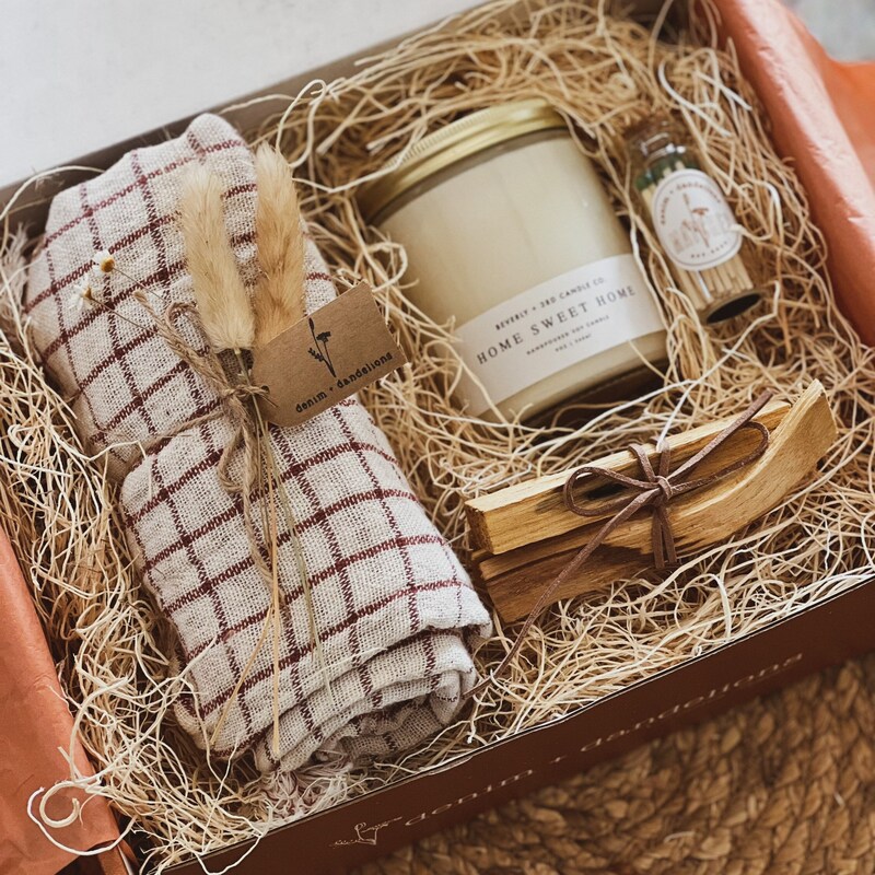 Housewarming Gift Box - 60+ Gift Ideas for 2025