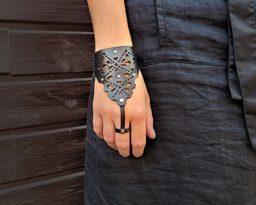 Black Leather Lace Hand Harness Bracelet, Leather Fantasy Style Cuff - Etsy